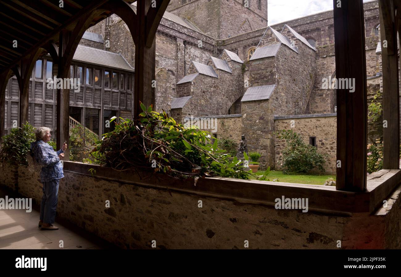 Visitors to St.Davids Cathedral (Tyddewi) in Pembrokshire, Wales,UK ...