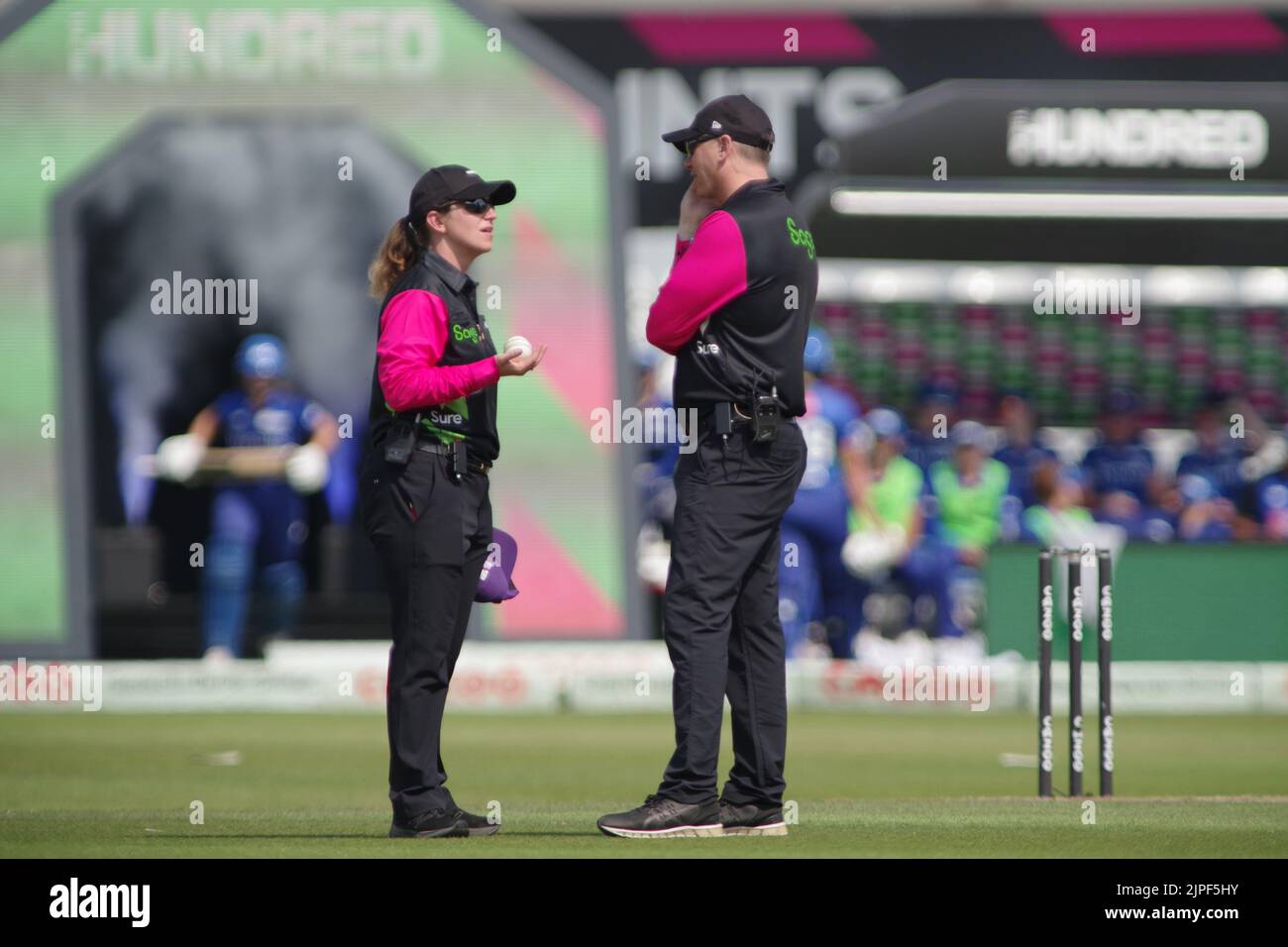 Leeds, England, 14 August 2022. Umpires Jasmine Naeem and Neil Pratt at ...