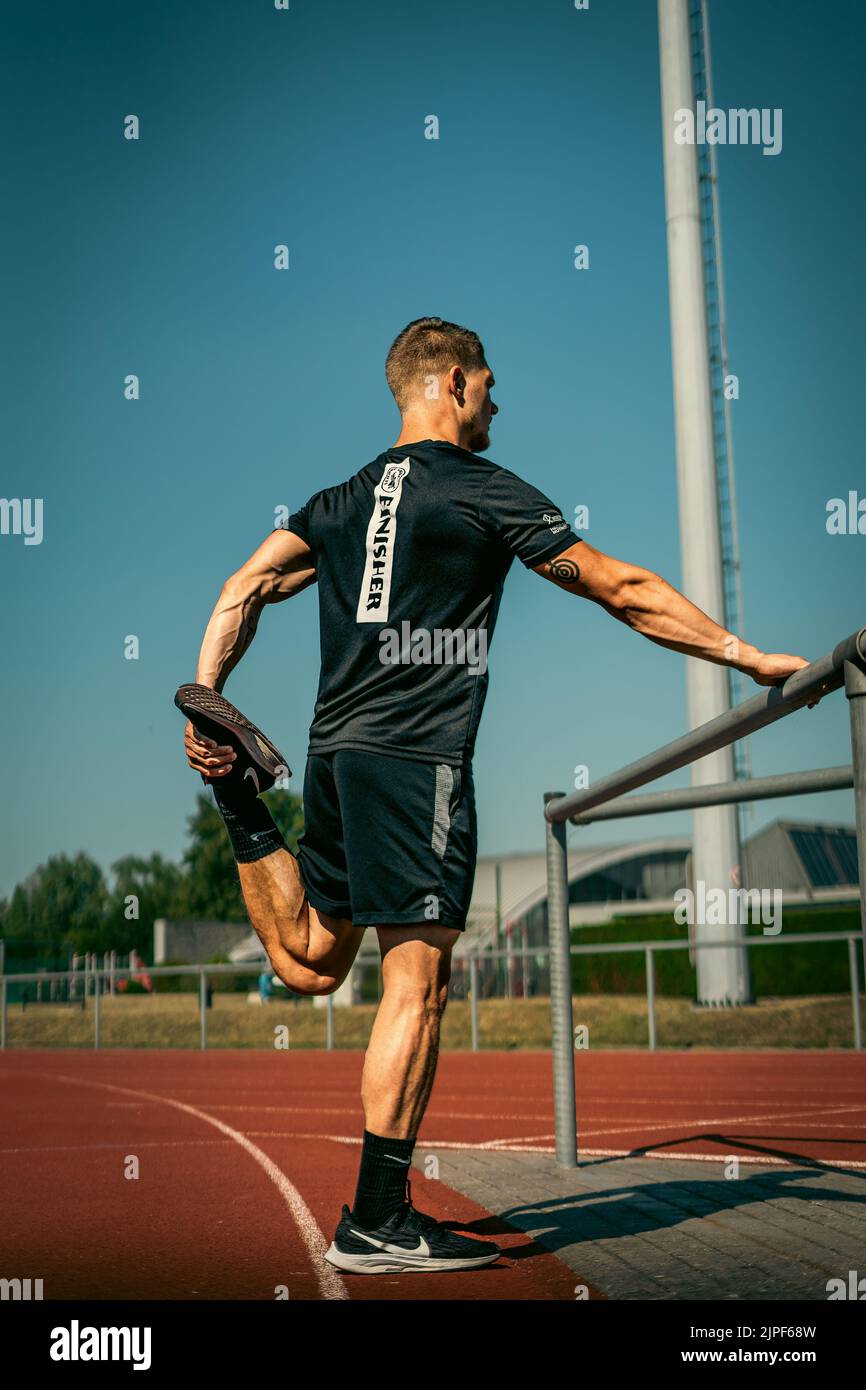 Athlete pose hi-res stock photography and images - Alamy