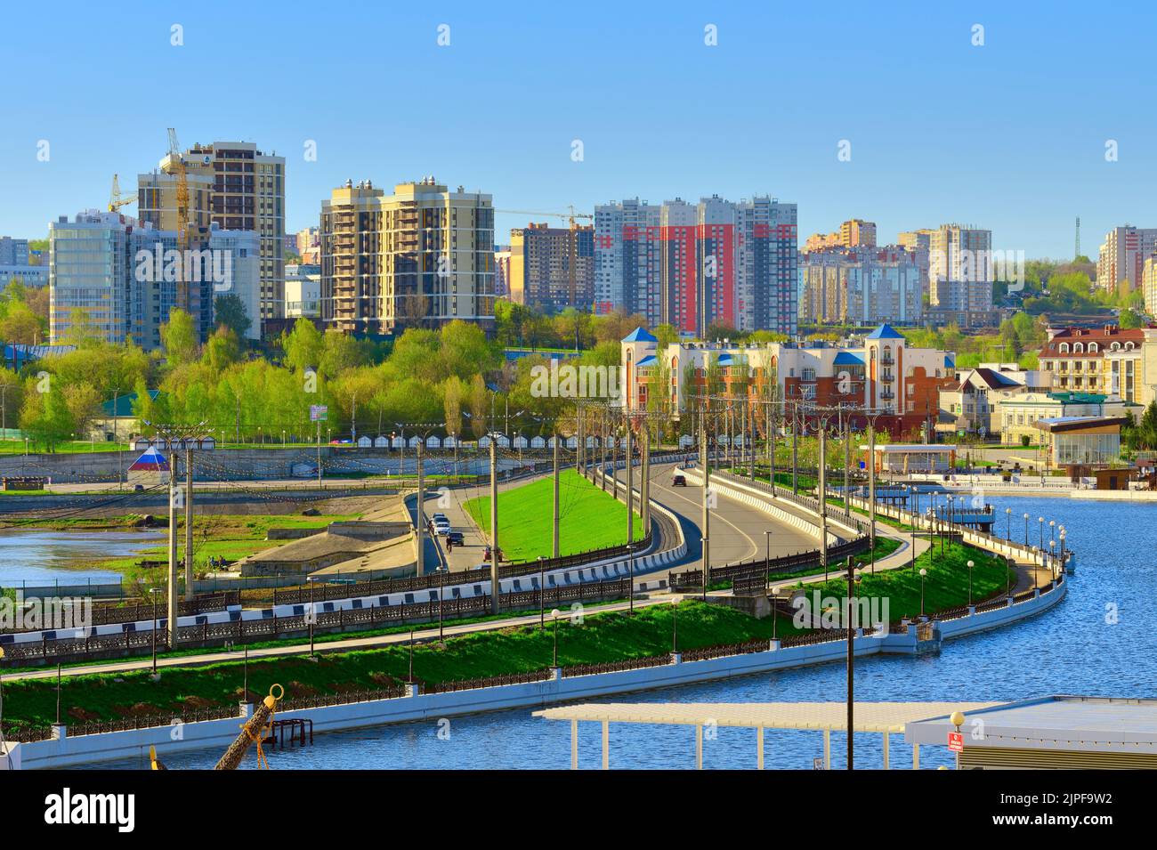 Cheboksary, Russia, 13.05.2022. The road on the bay dam. The city ...