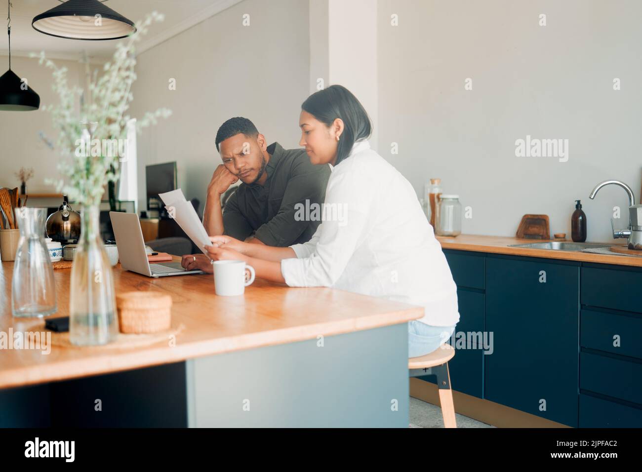 Confused expression hi-res stock photography and images - Alamy