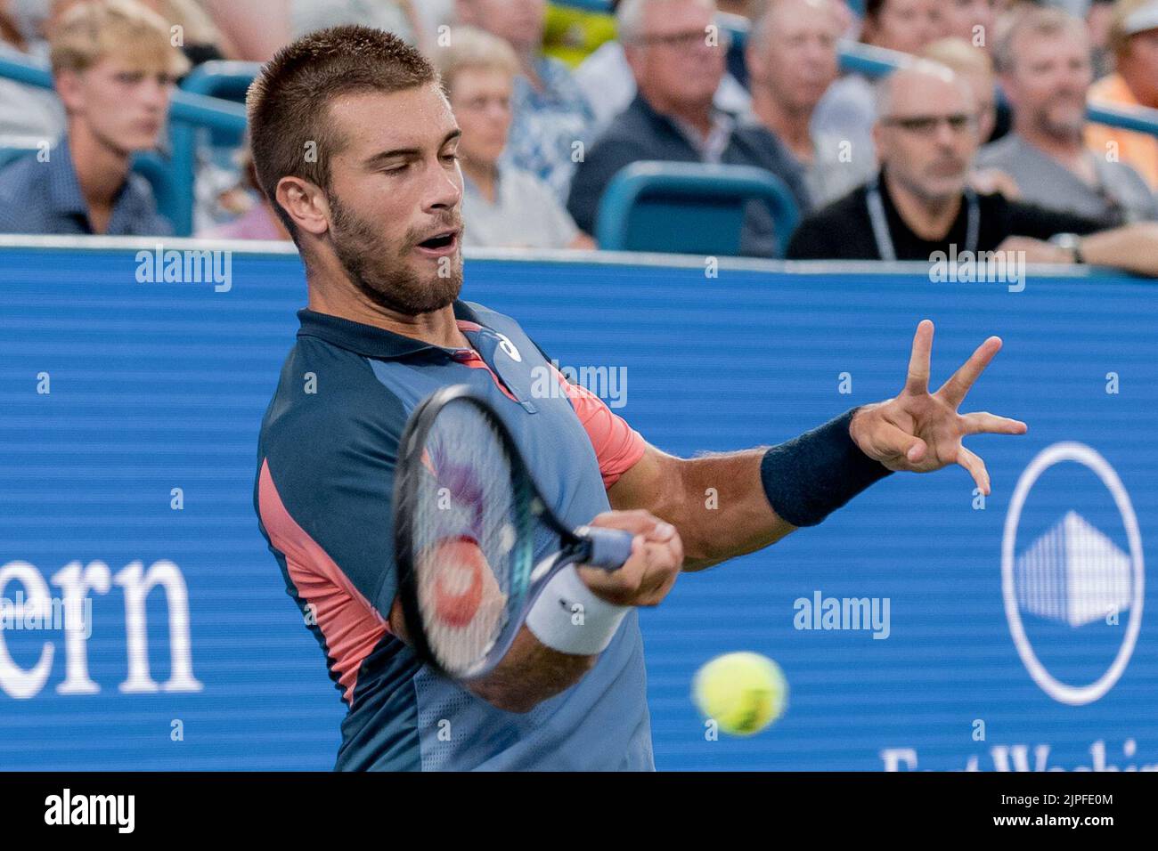 Mason, Ohio, USA. 17th Aug, 2022. Boma Coric (Cro) hits a forehand shot ...