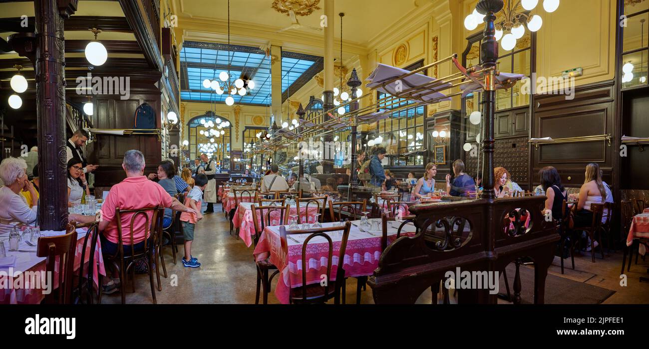 The historic and extremely popular Bouillon Chartier restaurant (since ...