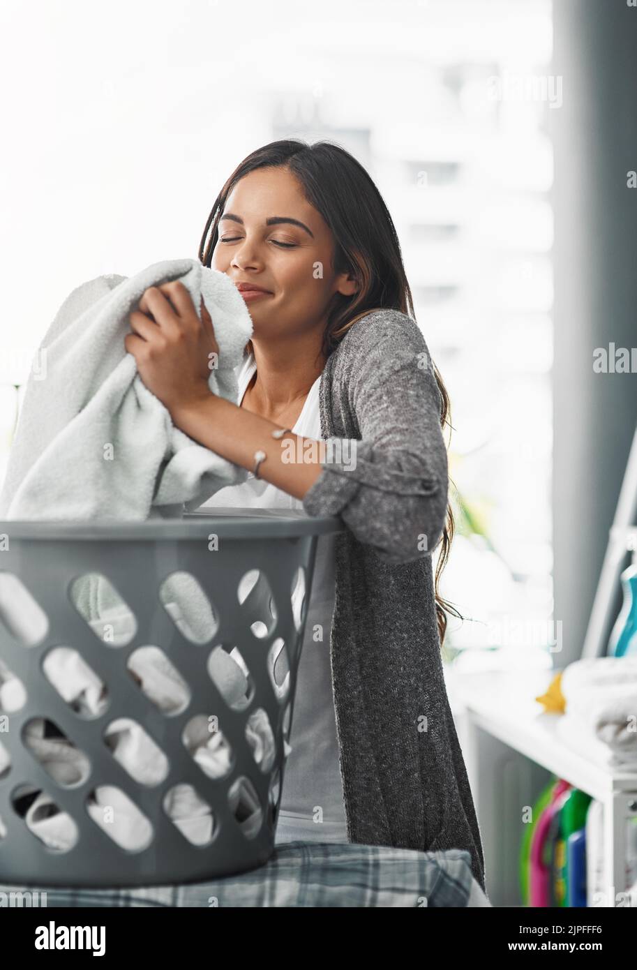 Women doing household chores hi-res stock photography and images - Alamy