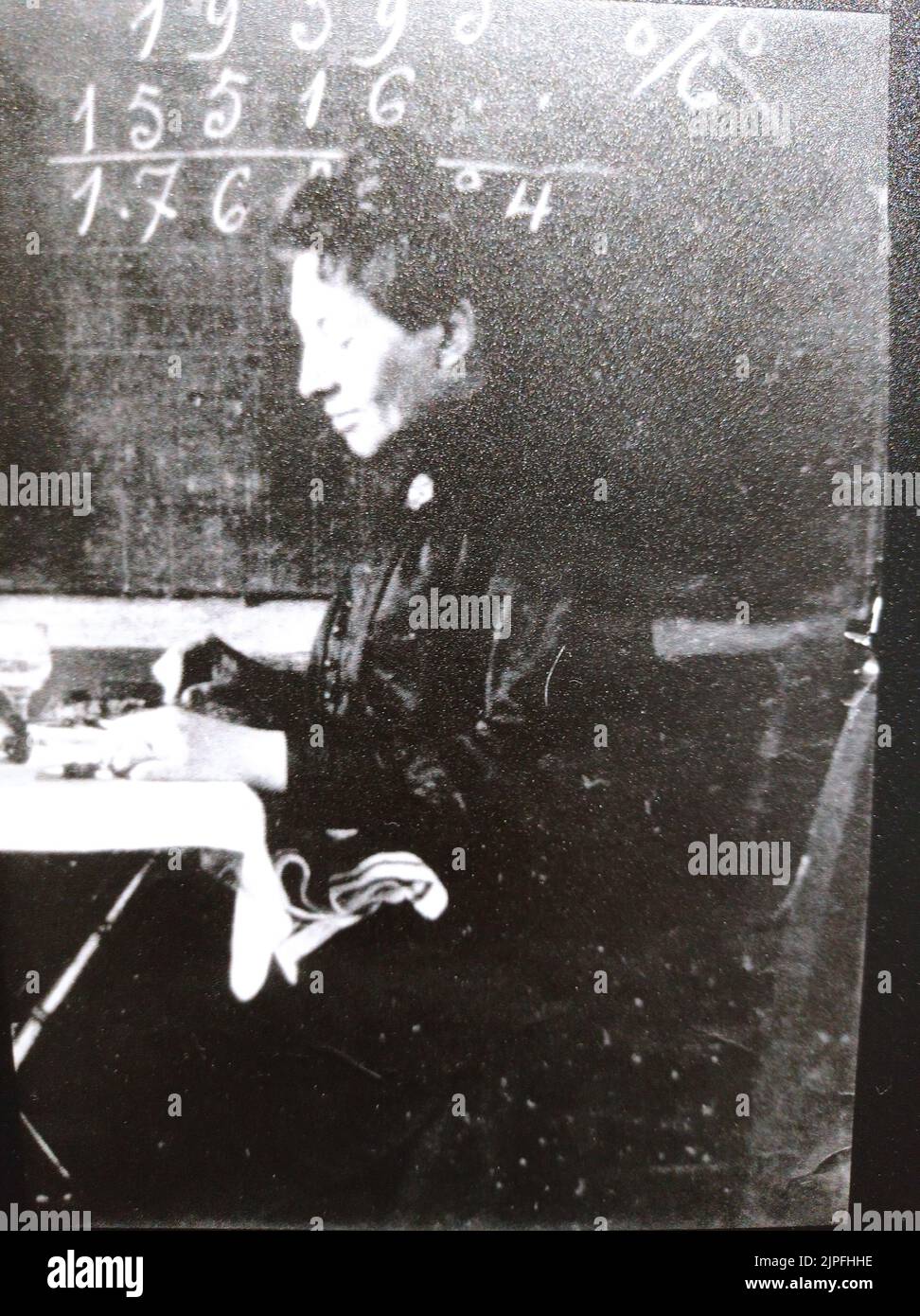 Un professeur dans une classe , France Stock Photo - Alamy