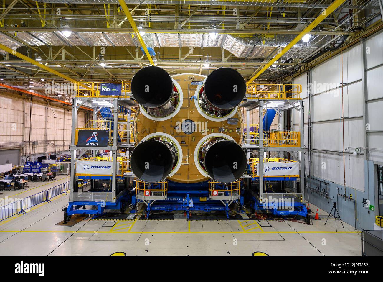 Nasa engineers apollo hi-res stock photography and images - Alamy