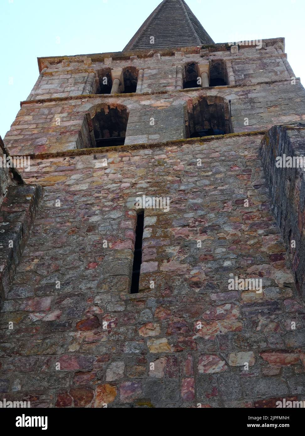 Église Saint Blaise à Vallon en Sully, L'Allier, France Stock Photo - Alamy