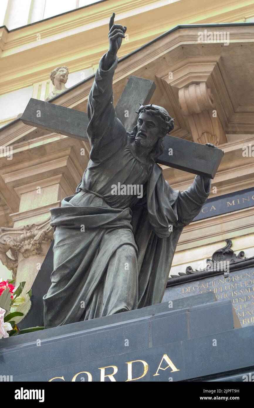 Jesus christ holding a cross hi-res stock photography and images - Alamy