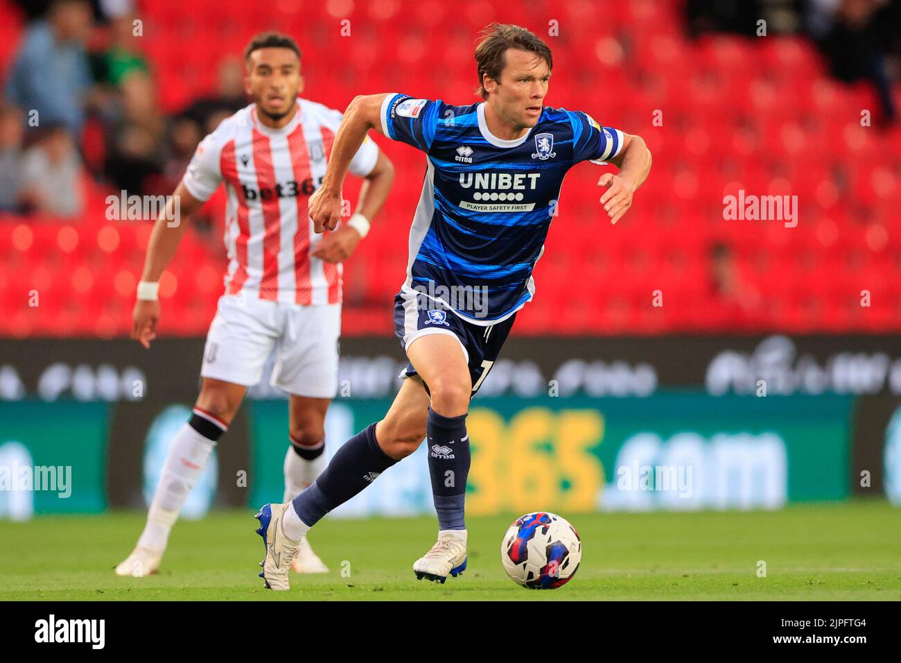 Jonathan Howson #16 of Middlesbrough runs with the ball Stock Photo - Alamy