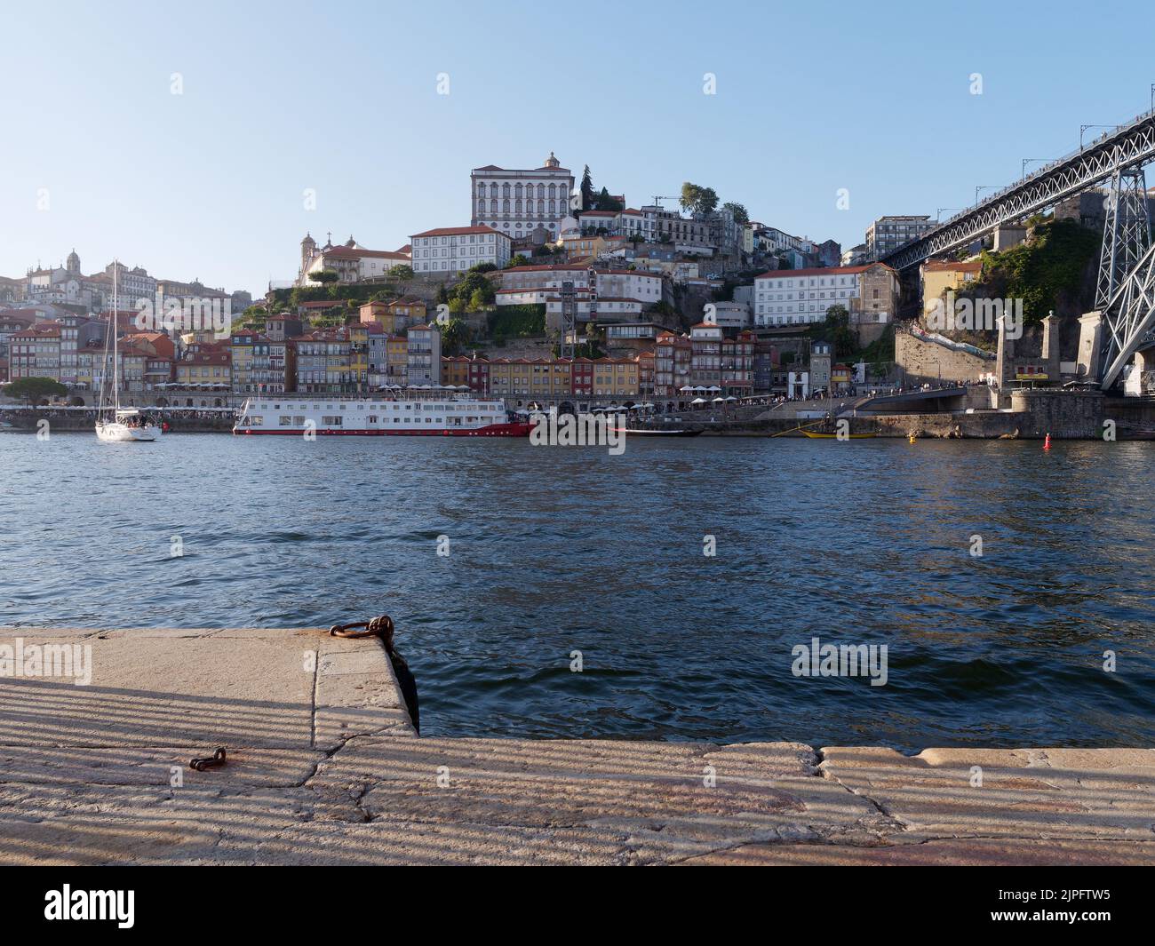 Porto Riberia district as seen from across the Douro River with Luis I ...