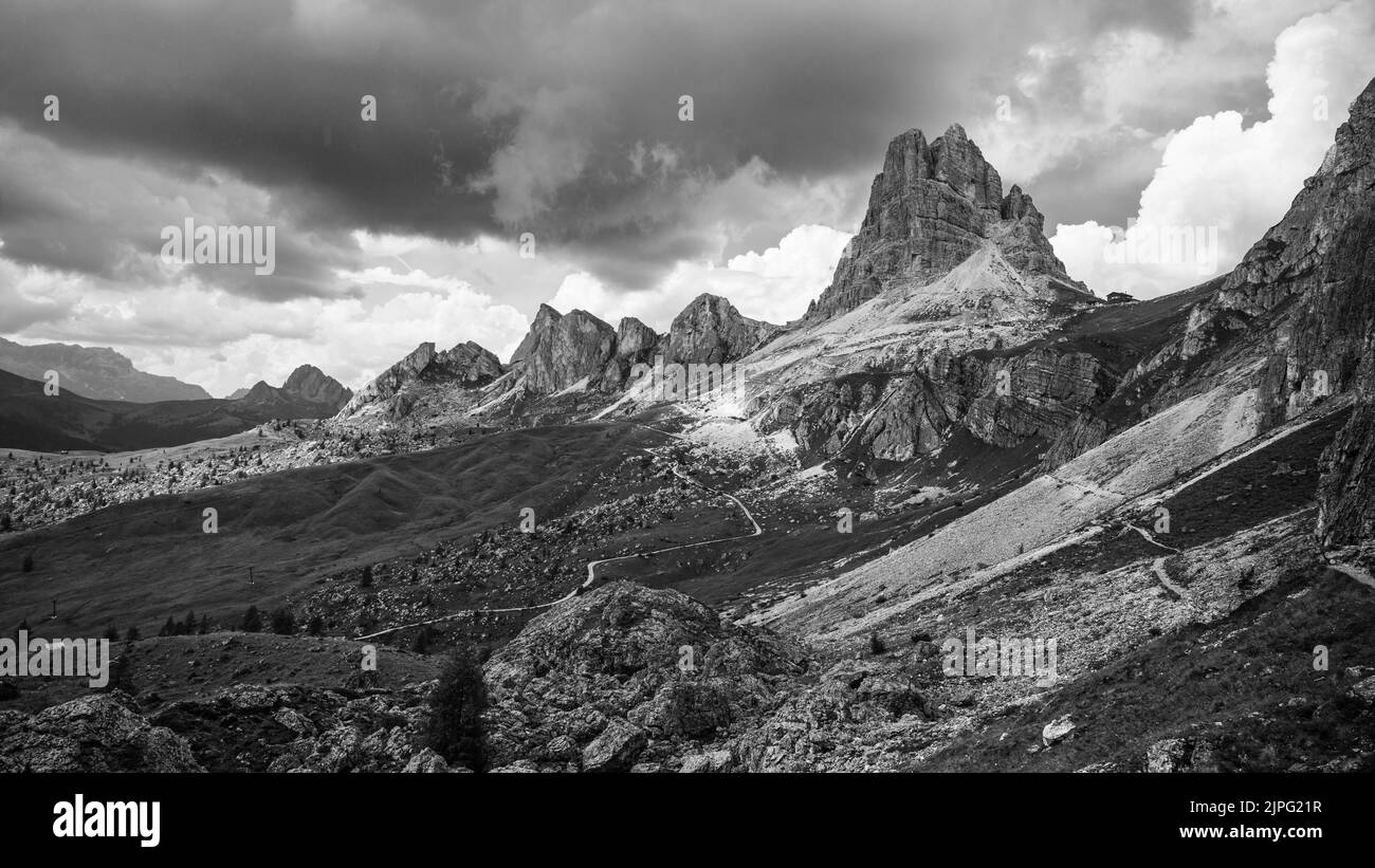 Averau Mountain and Rifugio Averau in Dolomites Stock Photo - Alamy