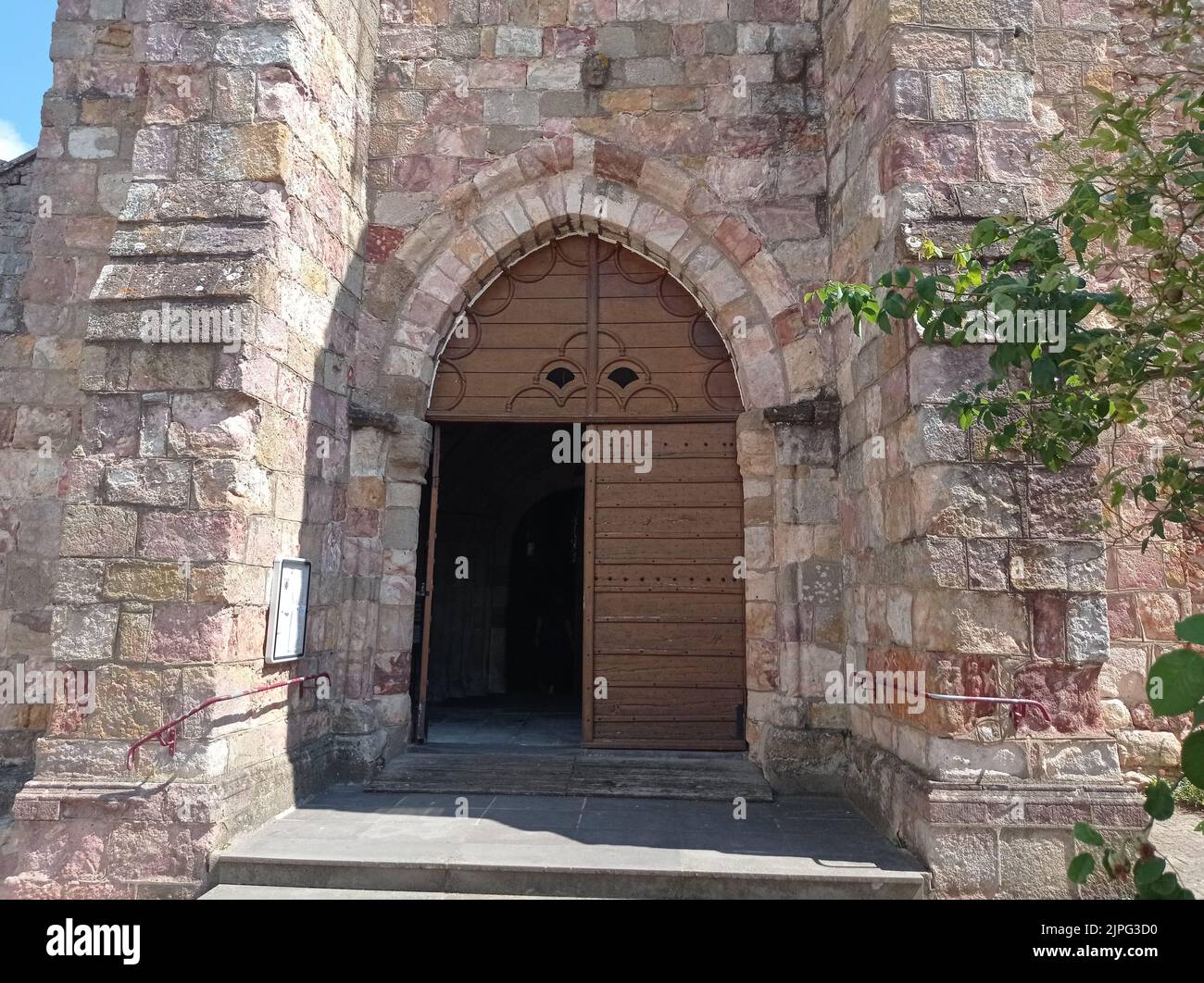 Église Saint Blaise à Vallon en Sully, L'Allier, France Stock Photo - Alamy