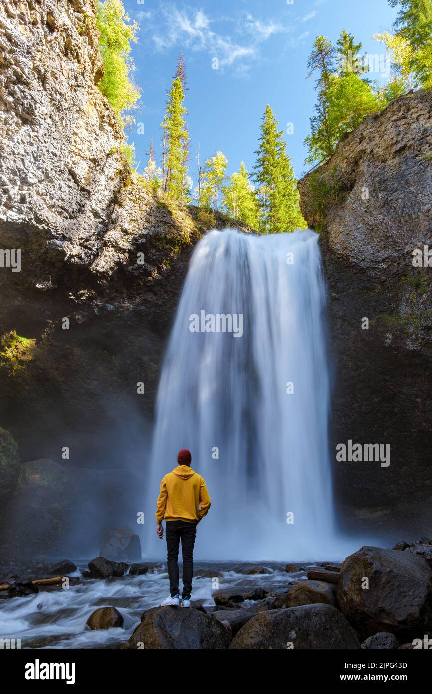 Free flowing columbia river hi-res stock photography and images - Alamy