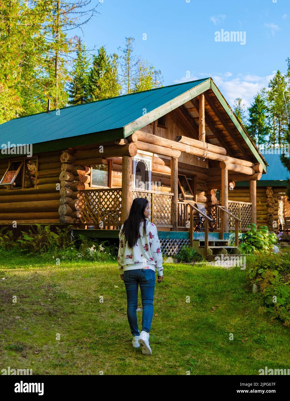 Wooden hut in an autumn forest, cabin off the grid, wooden cabin ...