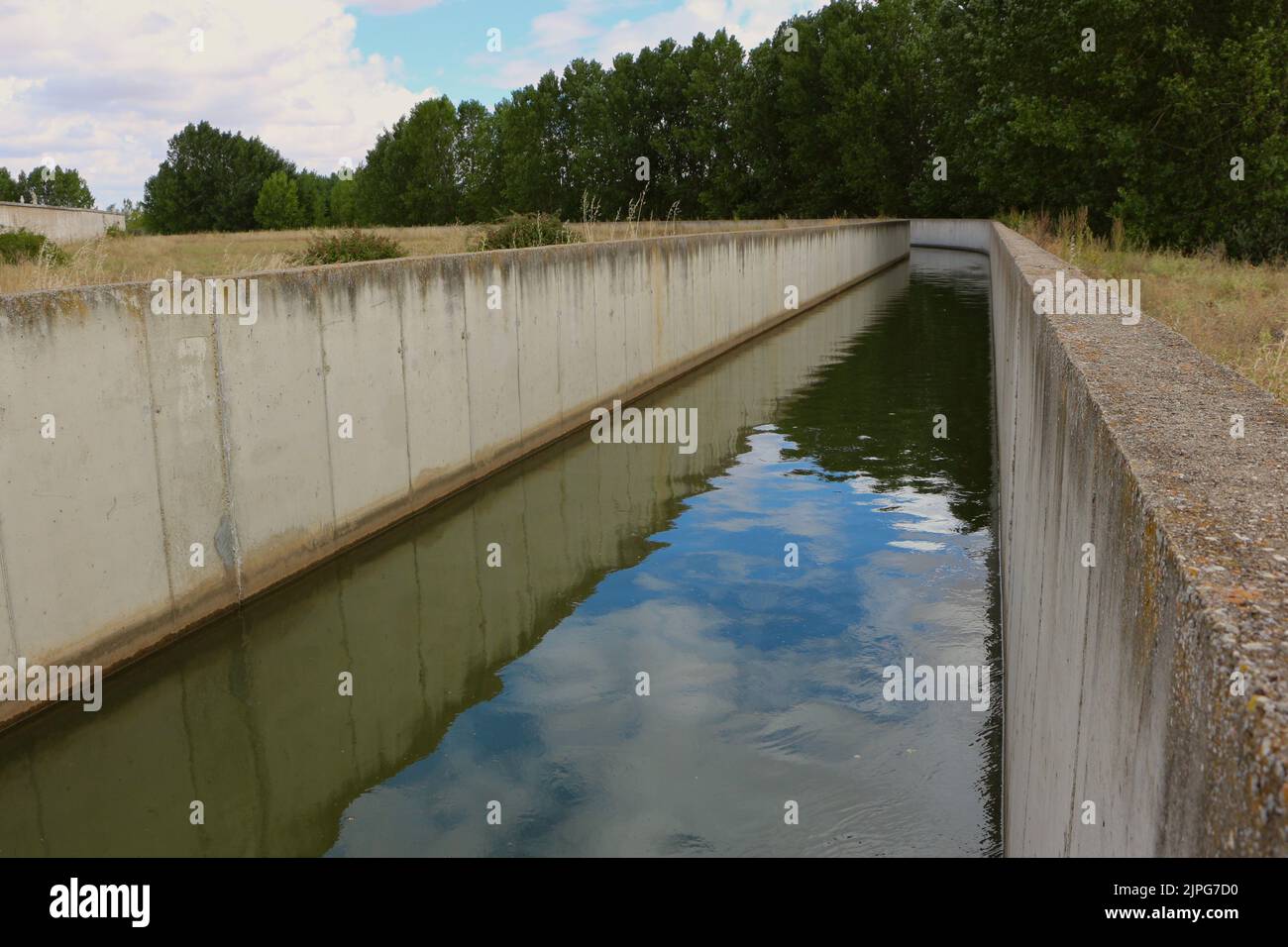 Canal irrigation hi-res stock photography and images - Alamy