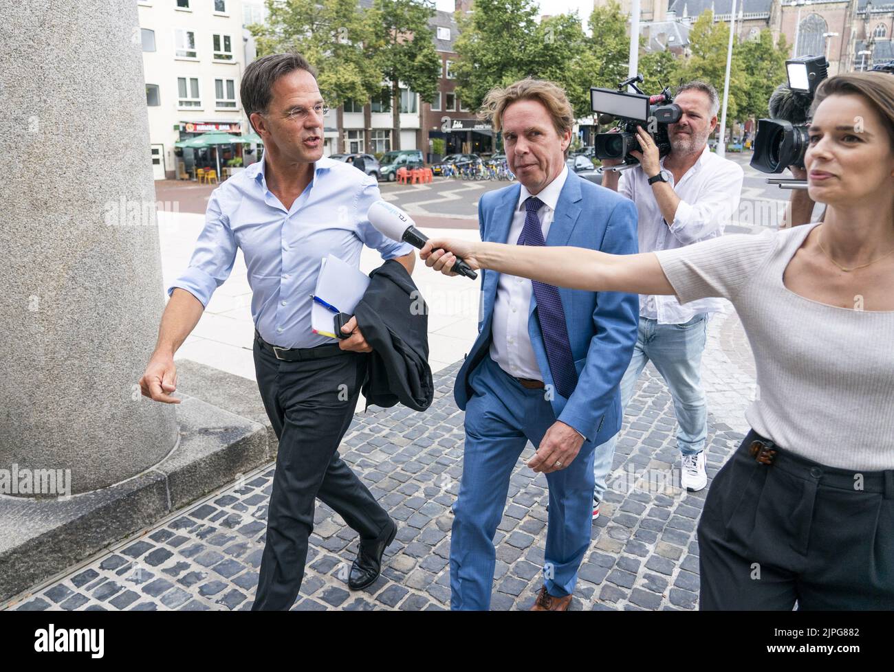 Group of people banking sector hi-res stock photography and images - Alamy