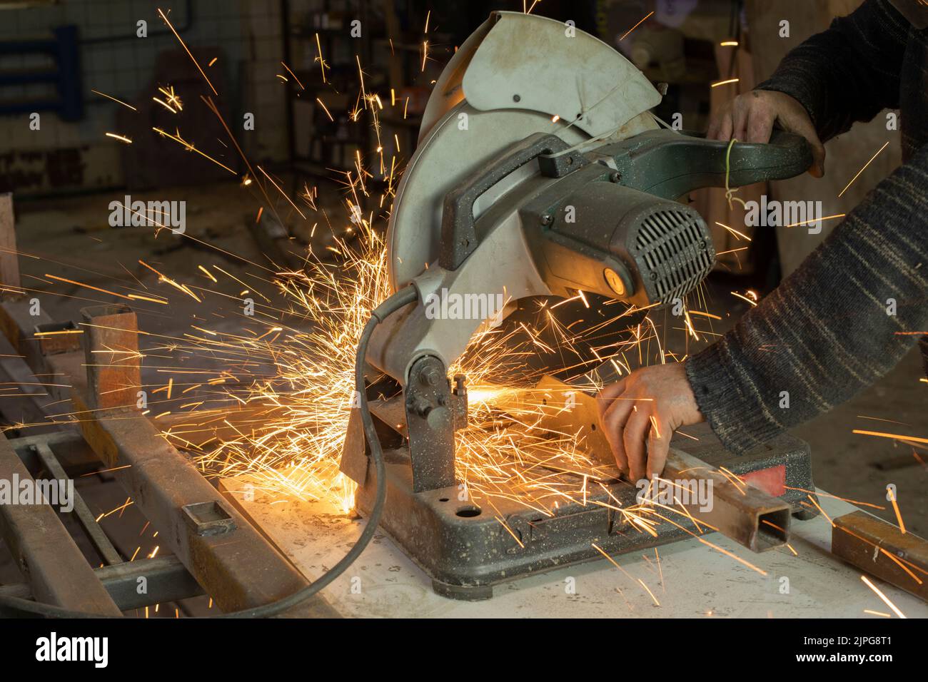 Process cutting metal door hi-res stock photography and images - Alamy