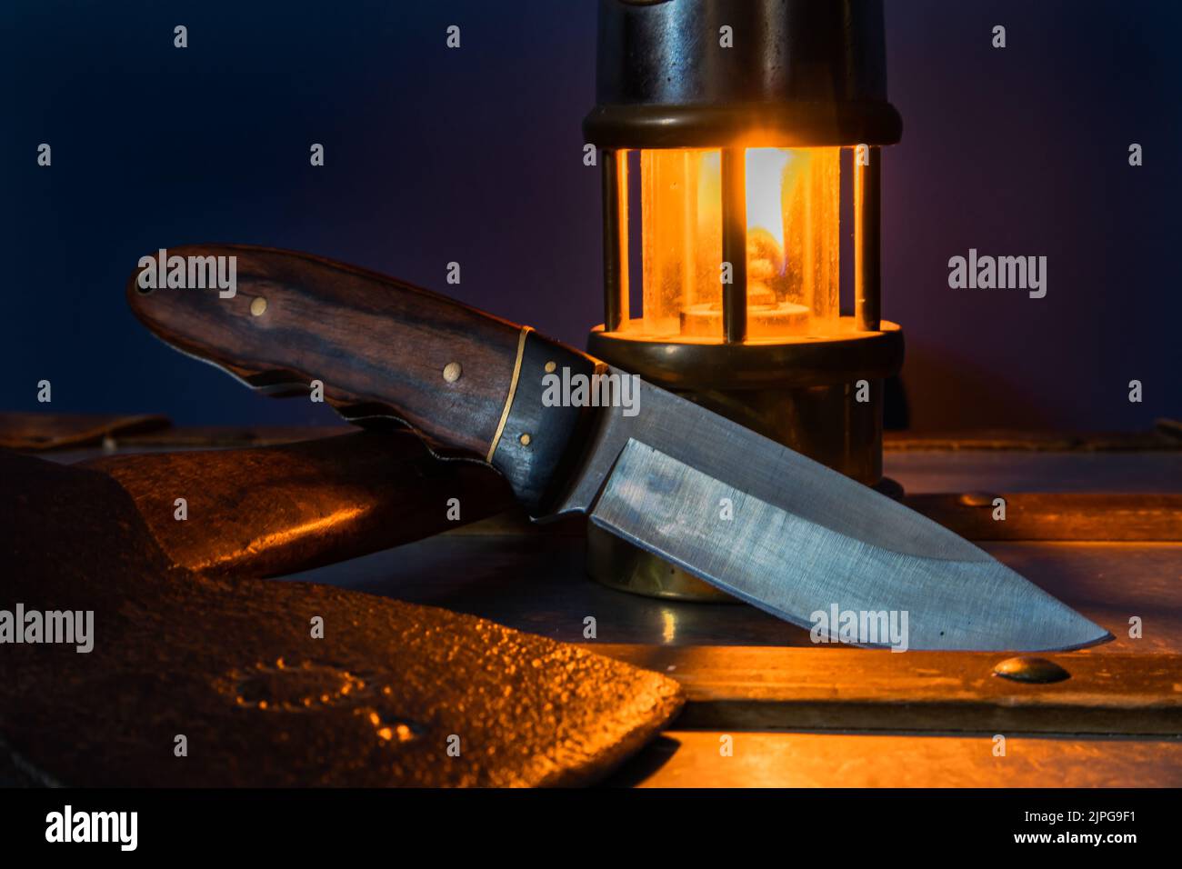 Knife gun weapon hi-res stock photography and images - Alamy