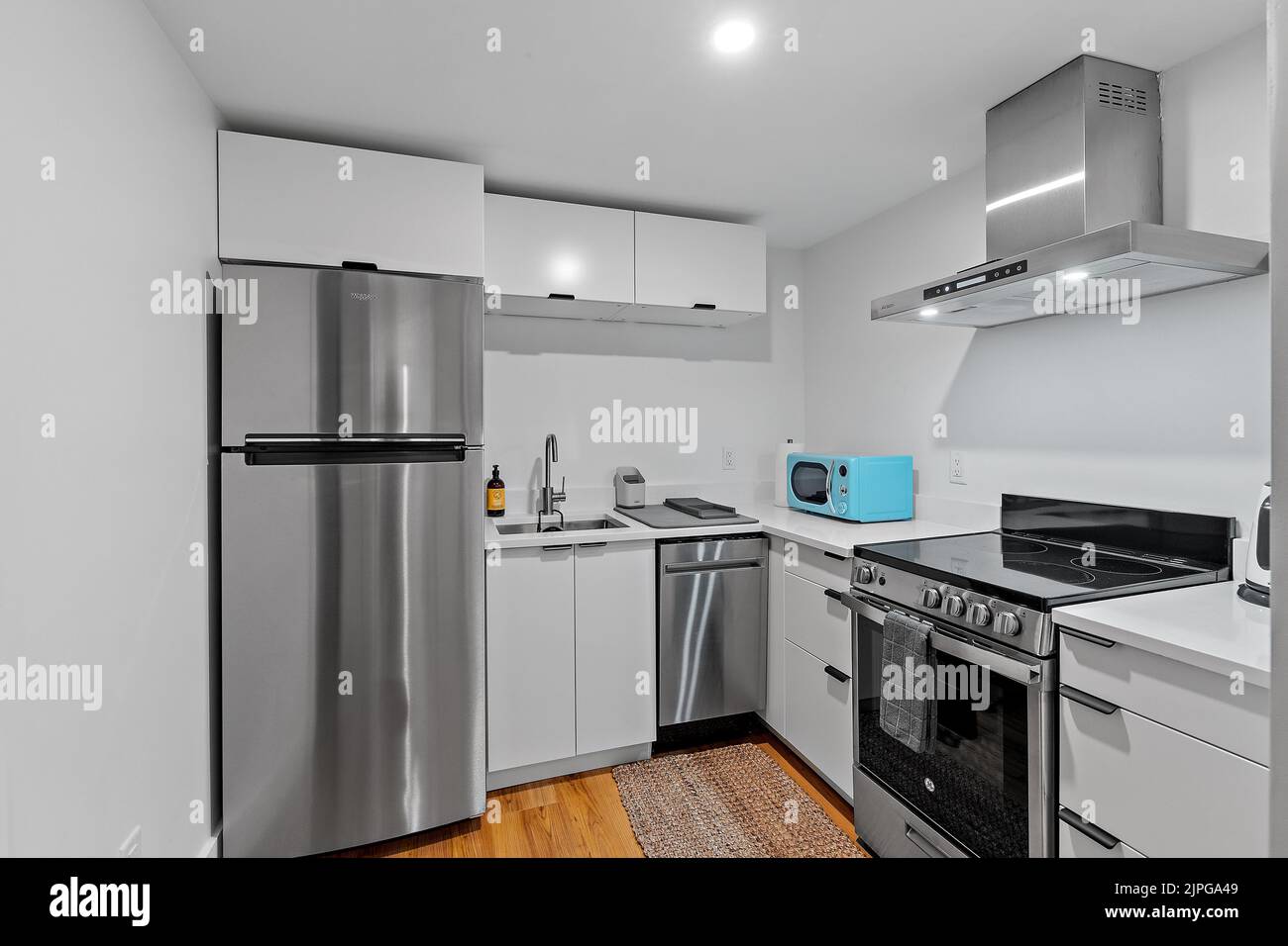 Silver walls hi-res stock photography and images - Alamy
