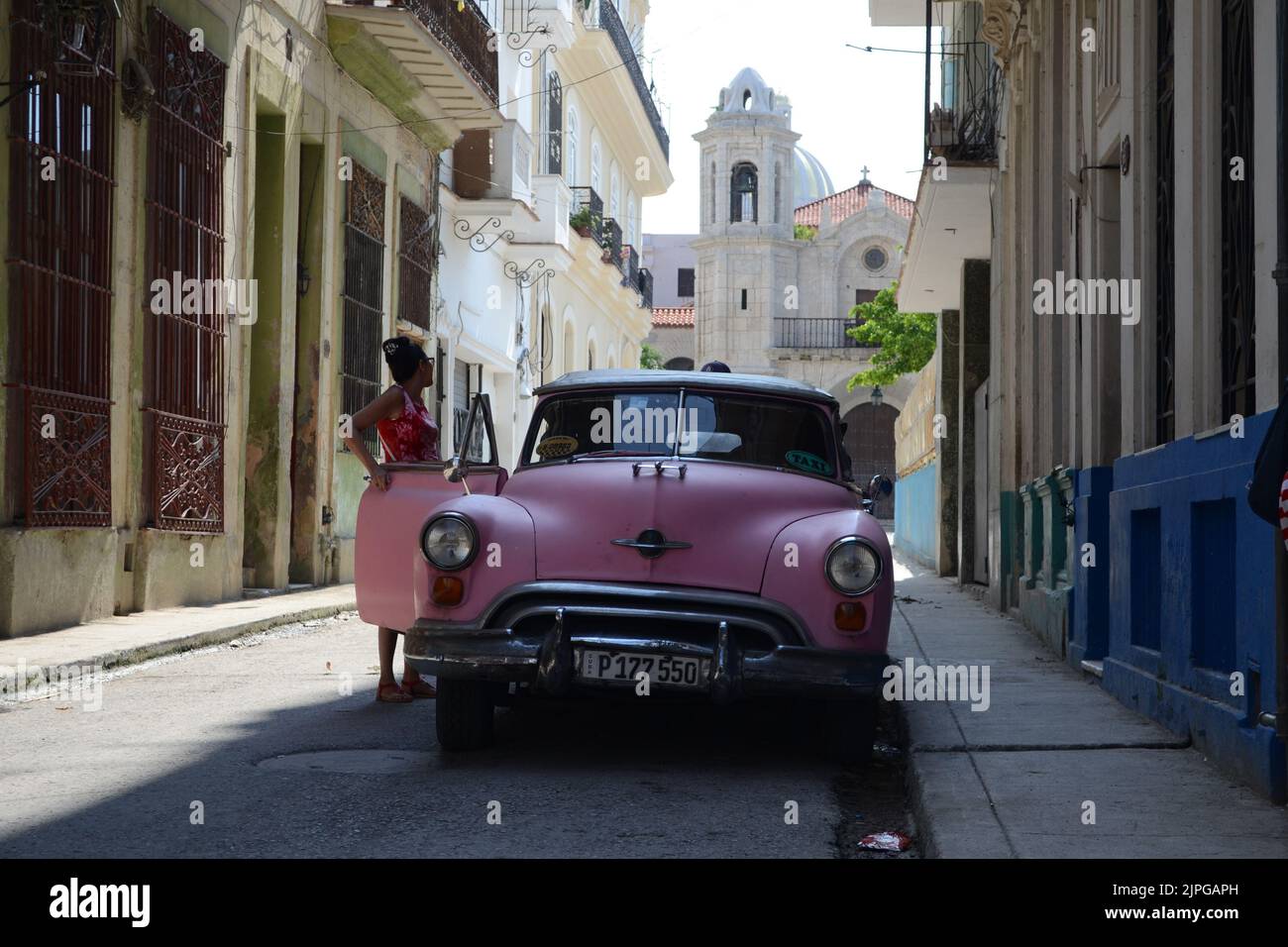 Cadillac tour in the middle of Havana, Cuba Stock Photo - Alamy