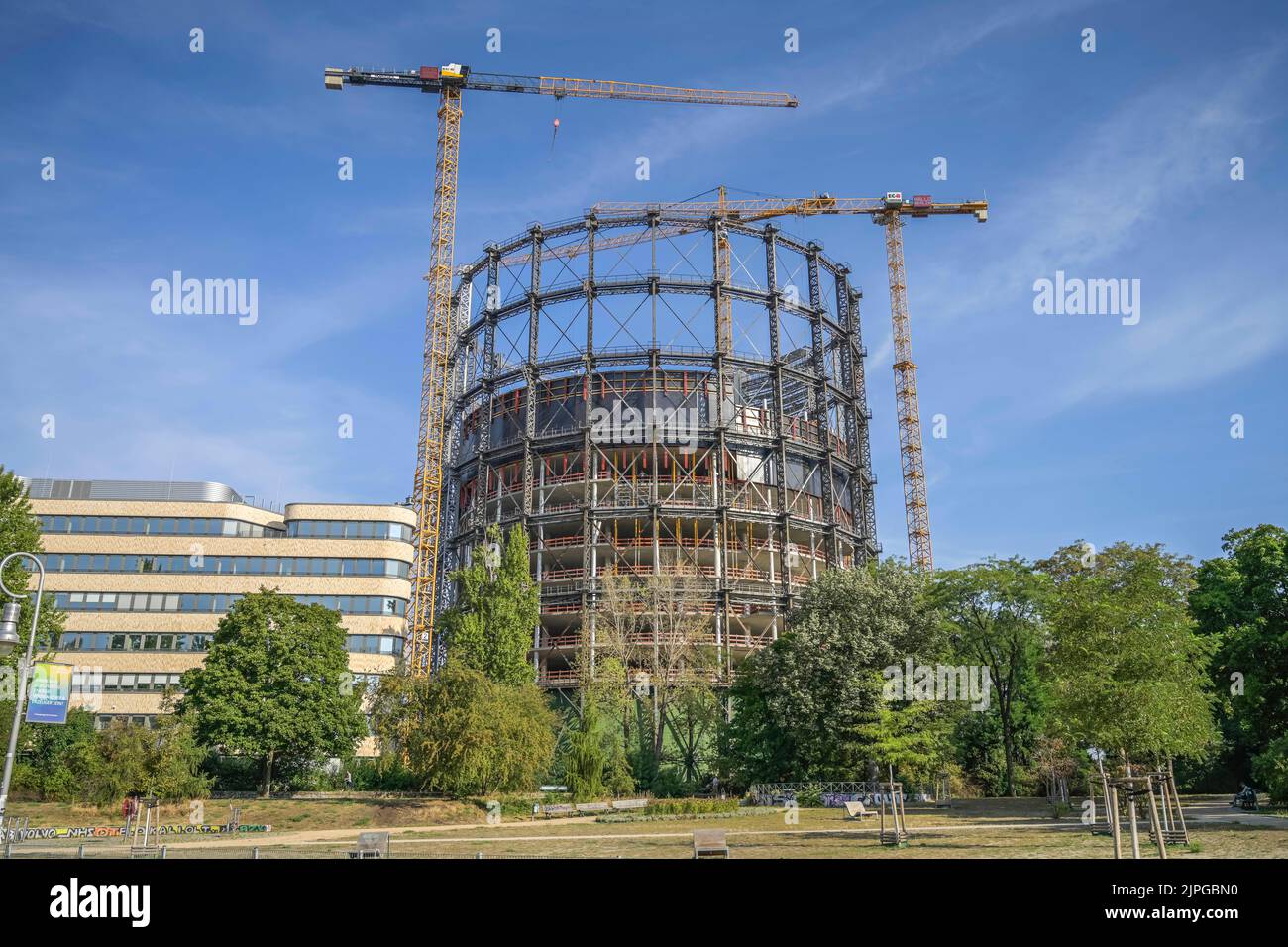 Gasometer, Umbau zum Bürohaus, EUREF-Campus, Schöneberg, Berlin, Deutschland Stock Photo - Alamy