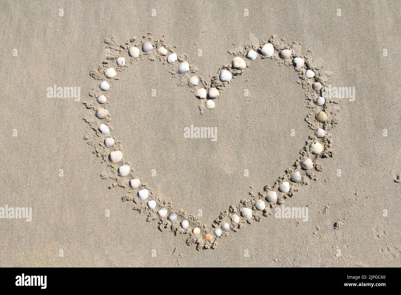 sand, mussel, heart, sands, mussels, hearts Stock Photo - Alamy