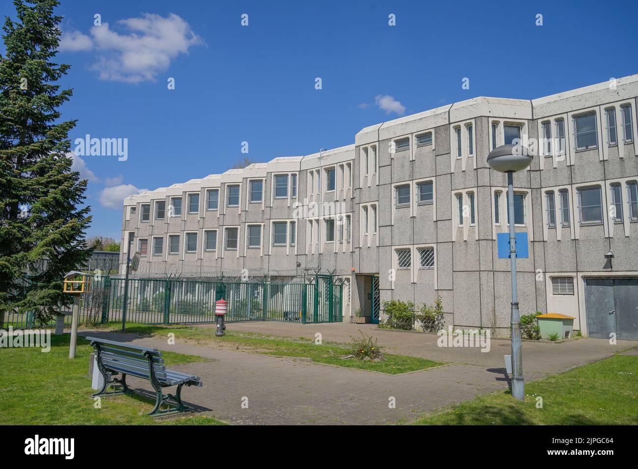 Zellen, vergitterte Fenster, JVA Plötzensee, Friedrich-Olbricht-Damm ...
