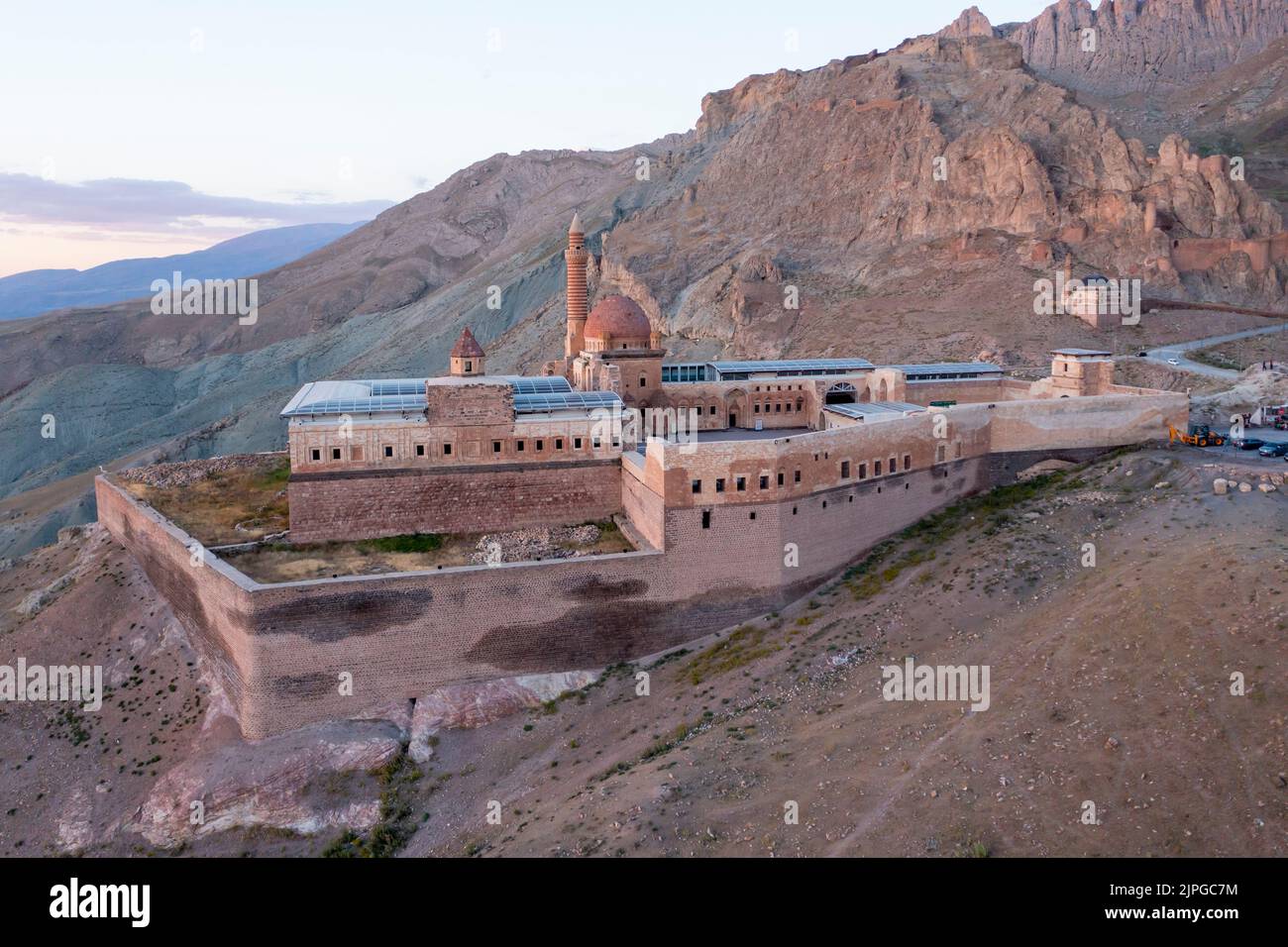 The Palace of Ishak Pasha in Dogubayazit, Turkey Stock Photo - Alamy
