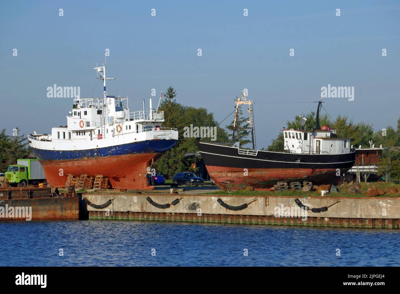 dry dock, fishing boats, dry docks, fishing boat Stock Photo - Alamy
