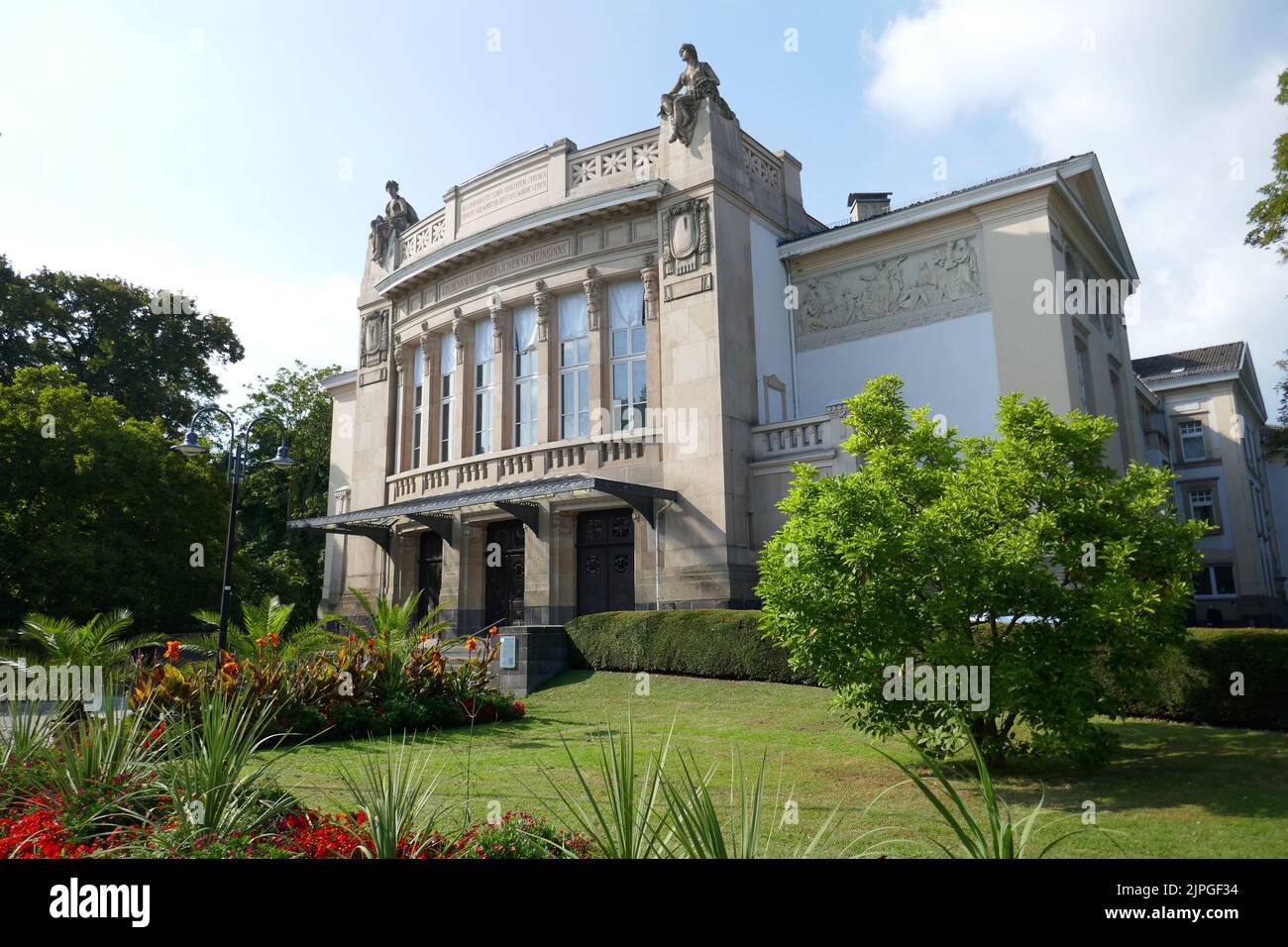 Giessen city theater hi-res stock photography and images - Alamy