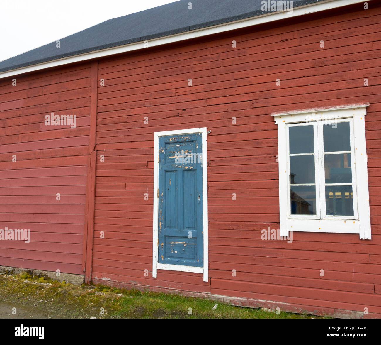Traditional wooden house on the island of Svalbard near the North Pole ...
