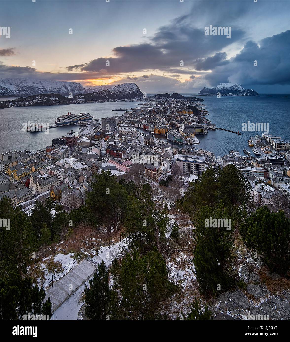 Time lapse scenic view snow hi-res stock photography and images - Alamy