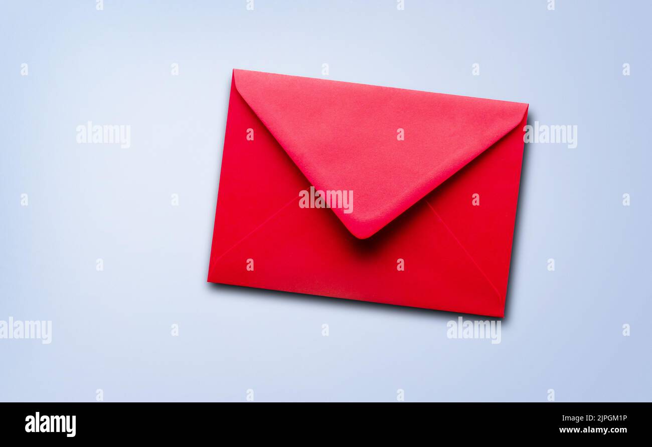Opens envelope hi-res stock photography and images - Alamy