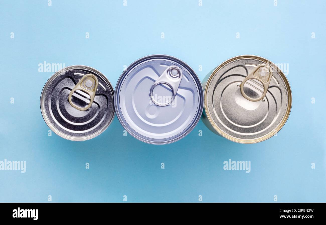 Rows of food tins hi-res stock photography and images - Alamy