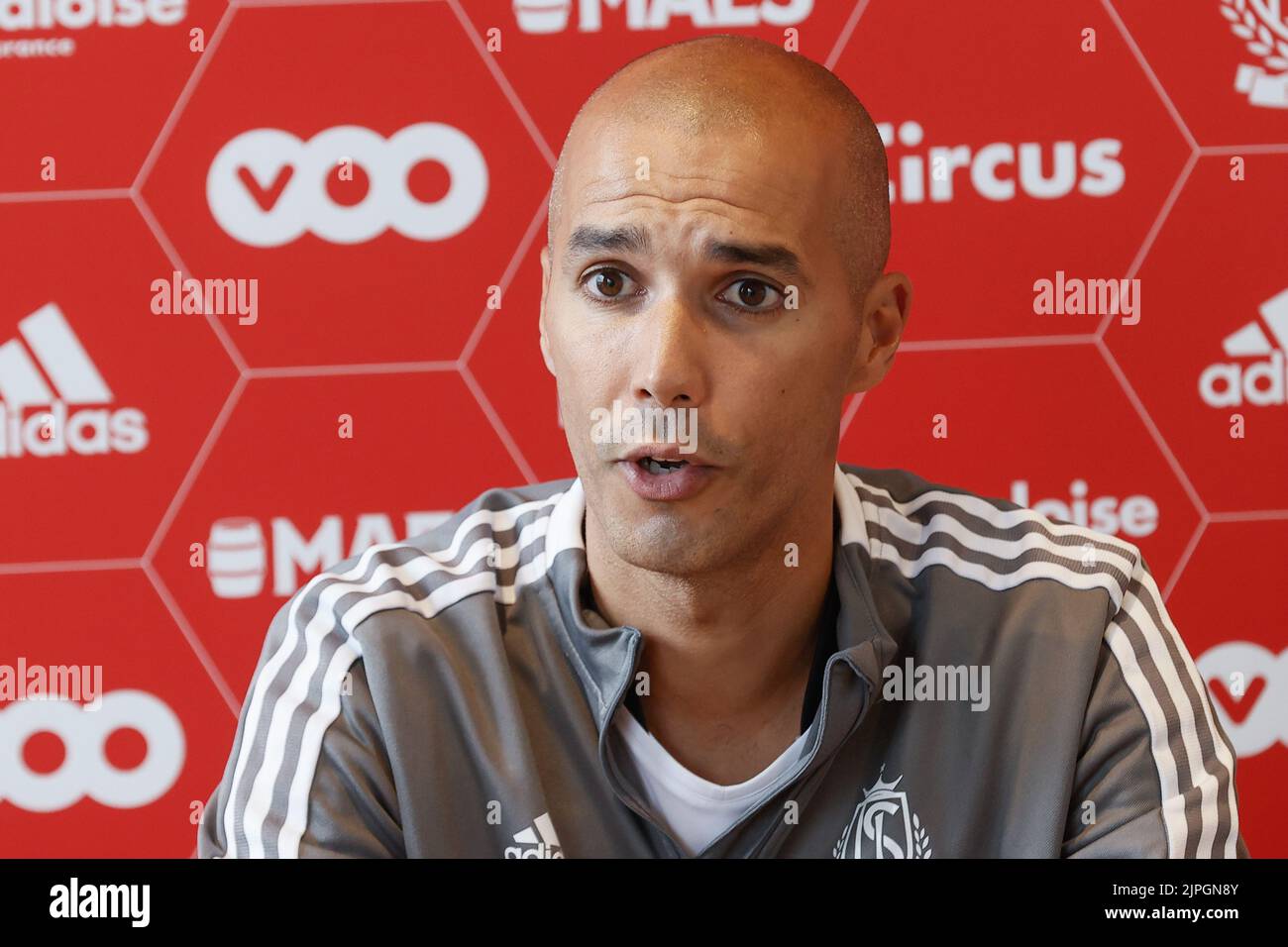 Standard football campus hi-res stock photography and images - Alamy