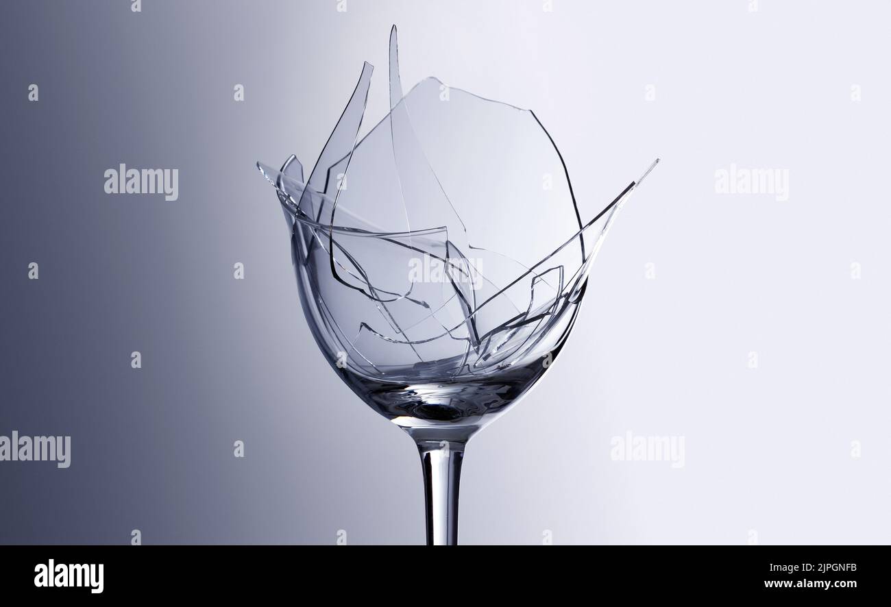 Glass broken glass hi-res stock photography and images - Alamy
