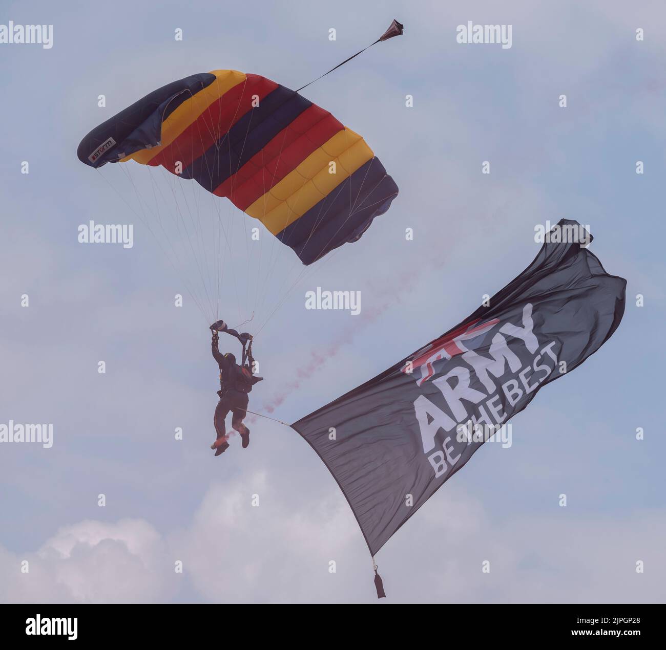 Test parachute team hi-res stock photography and images - Alamy