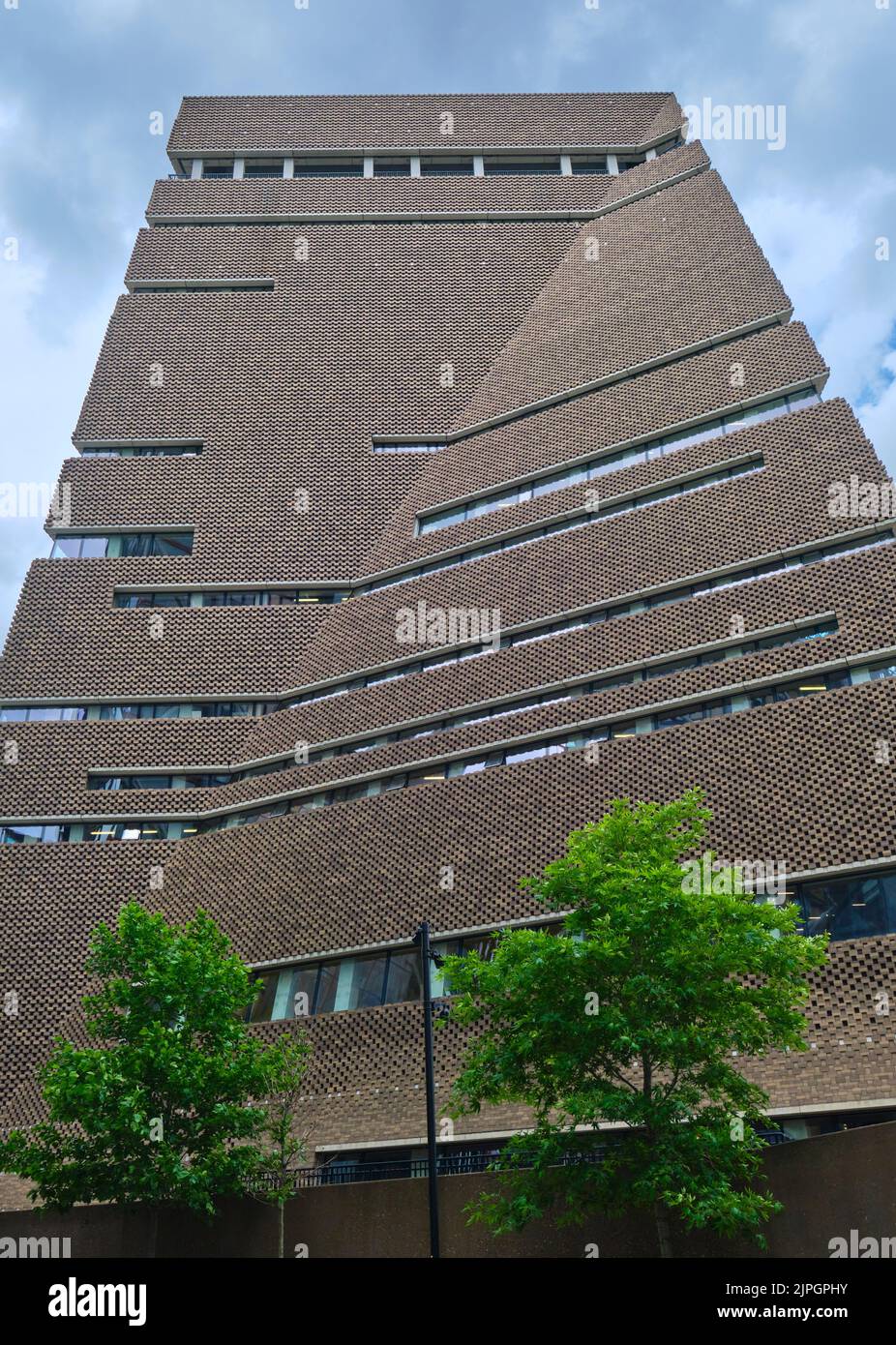 The exterior brick facade of the Herzog & de Meuron designed Blavatnik ...