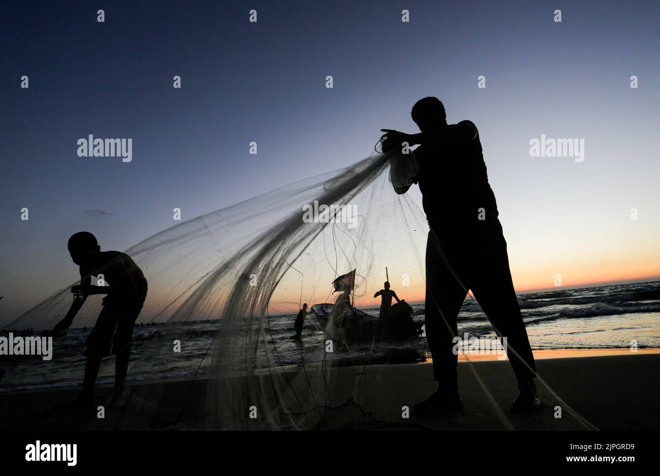 Gaza, Palestine. 17th Aug, 2022. A Palestinian refugee prepares his ...