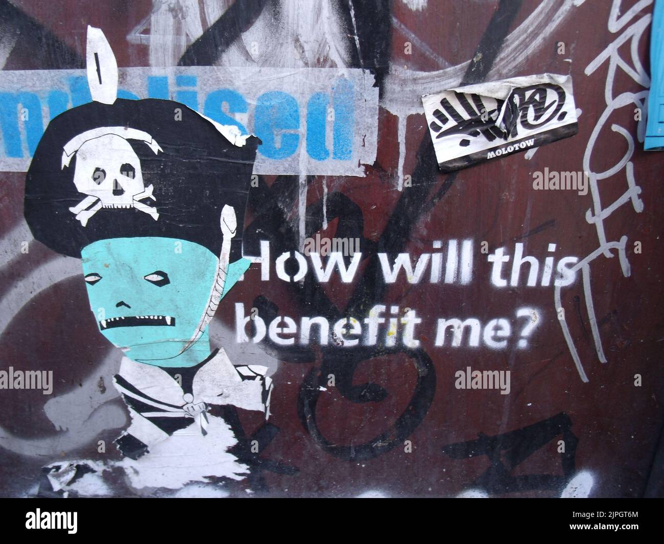 Pirate street art graffiti hi-res stock photography and images - Alamy