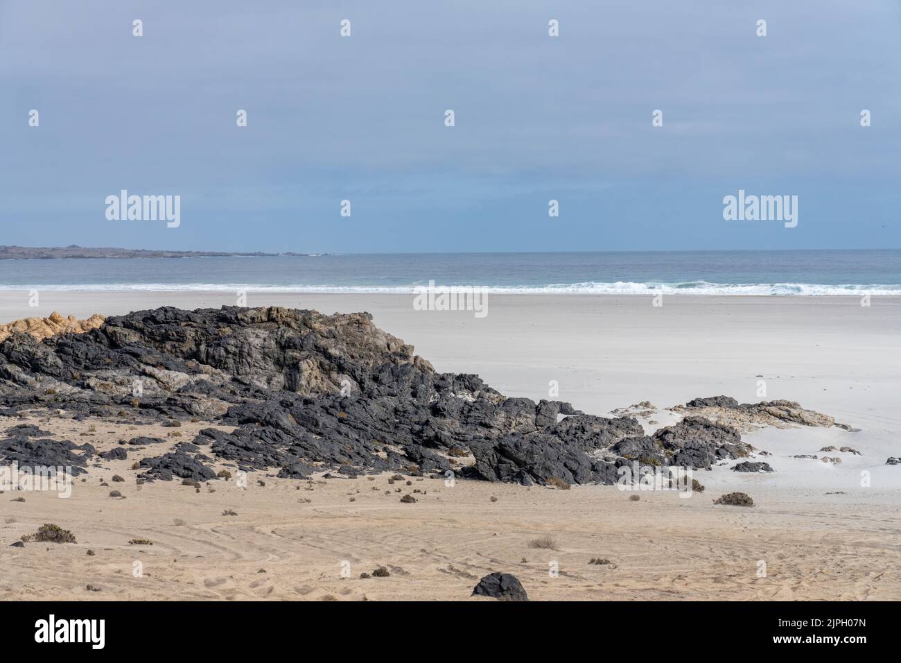 The shoreline near Chanaral where the Atacama Desert meets the Pacific ...