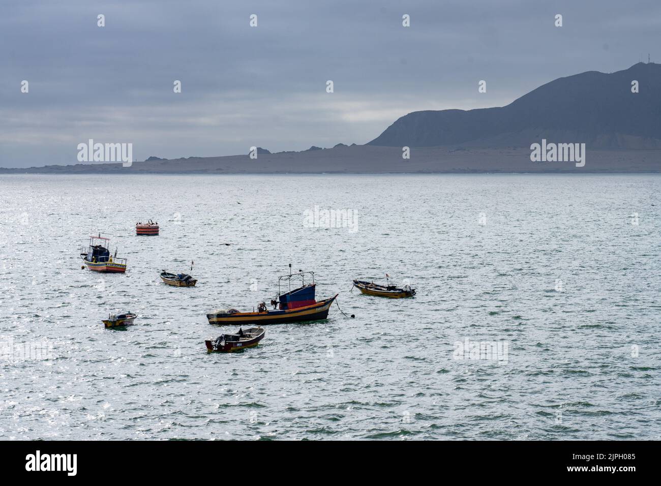 Coastal mountains of northern chile hi-res stock photography and images ...