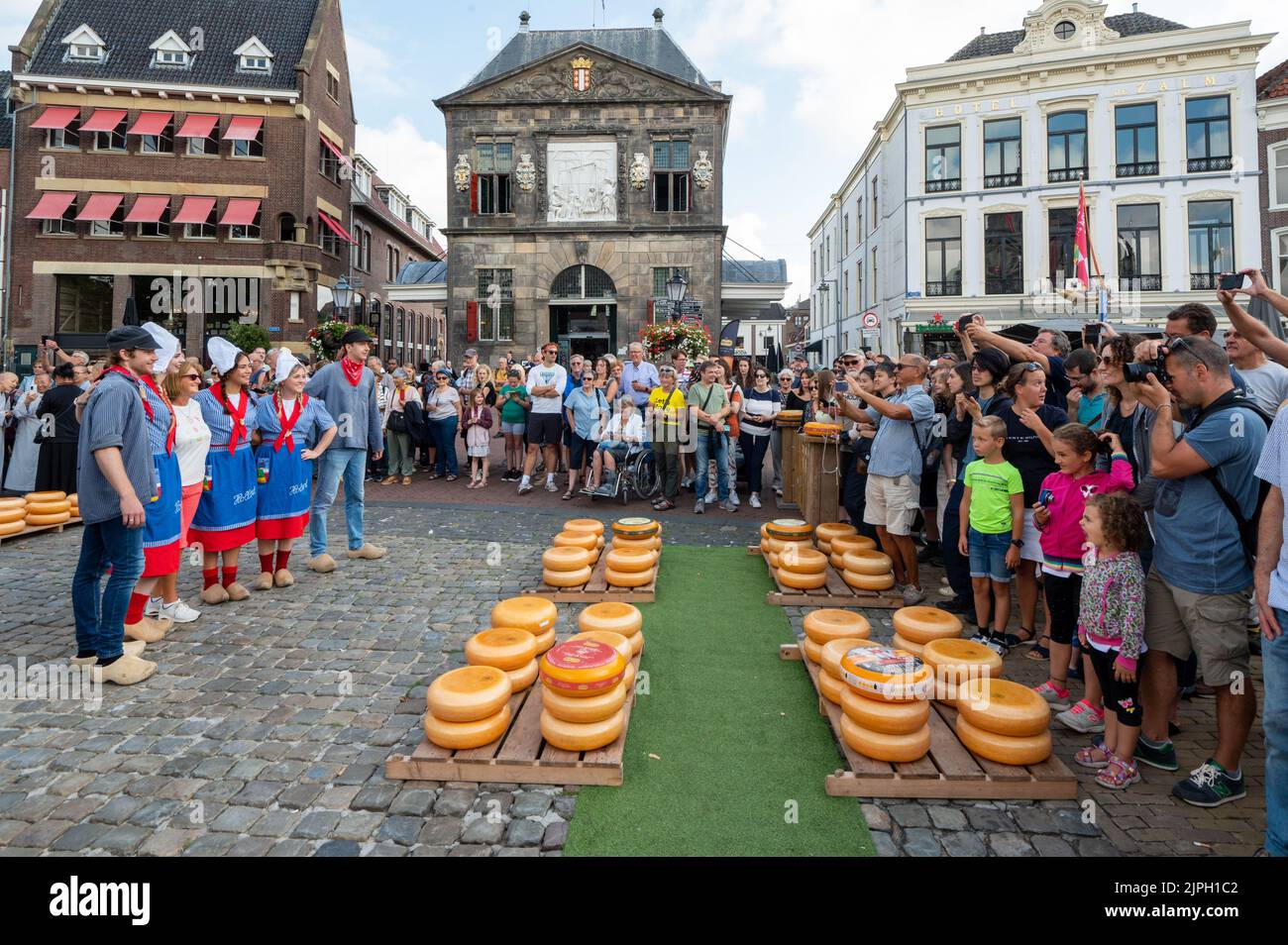Goudse kaas hi-res stock photography and images - Alamy