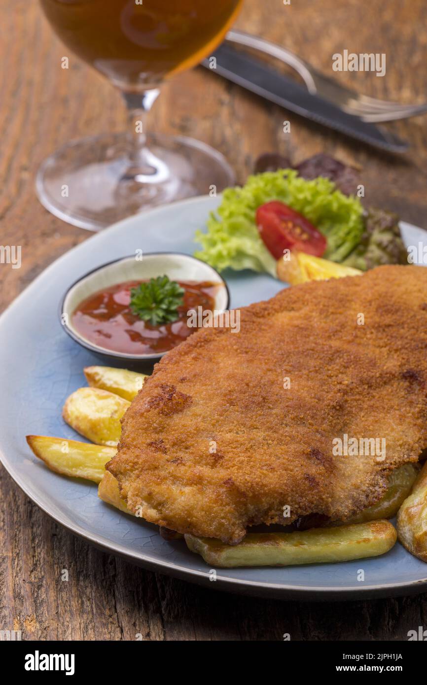 wiener schnitzel, wiener schnitzels Stock Photo - Alamy