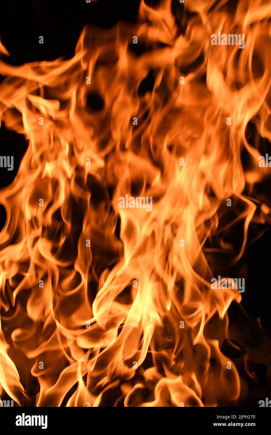 Night campfire fire flames black hi-res stock photography and images ...