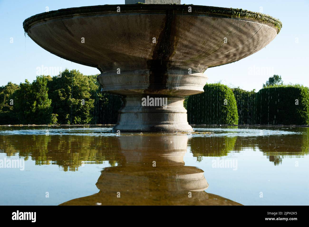 Fountain in rose garden in War Memorial Gardens in Islandbridge, Dublin ...