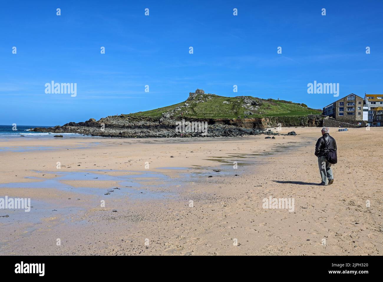 An off season stroll across Prthmeor Beach St Ives in the direction of ...