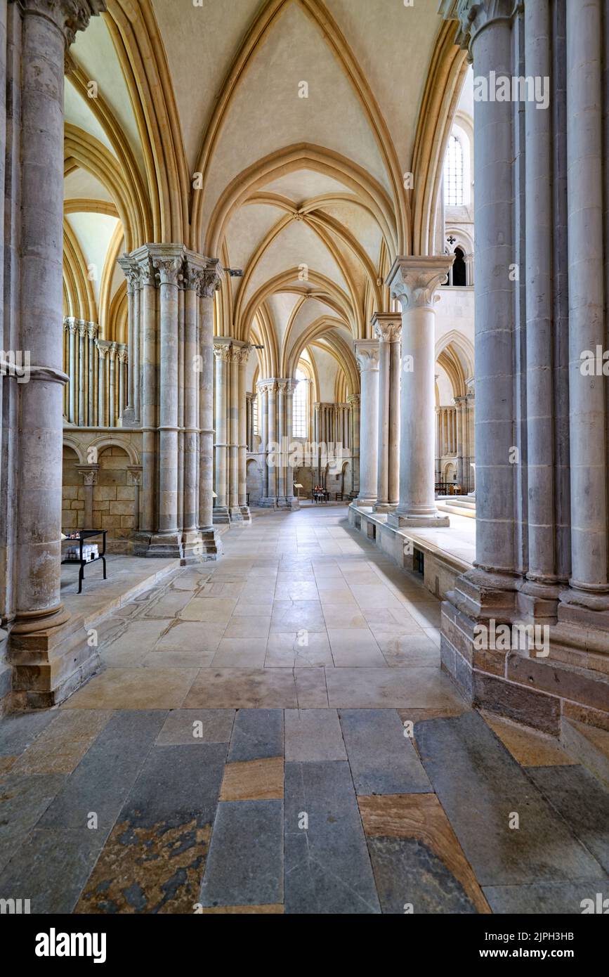 Abbey crypt architecture hi-res stock photography and images - Alamy