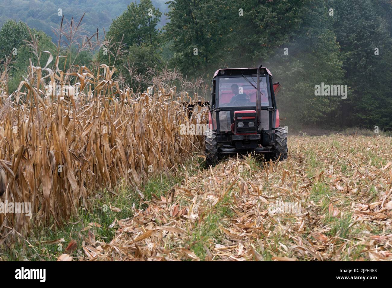 Full harvester hi-res stock photography and images - Alamy