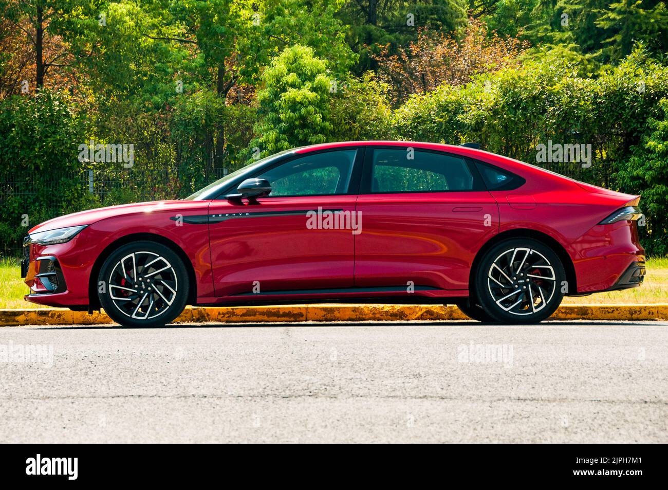 The Chinese Lincoln Zephyr sedan seen stationary on a test drive in ...